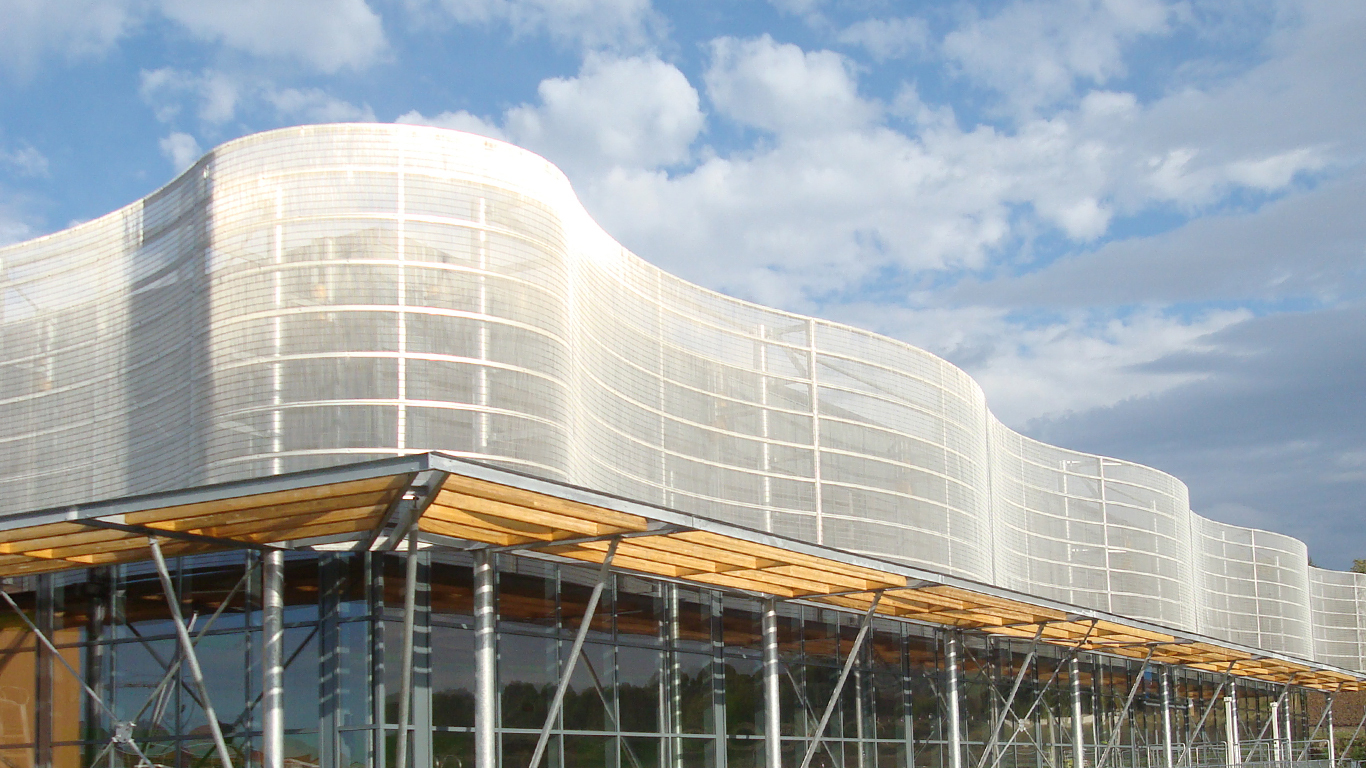 Harp mesh for classifying materials with high humidity